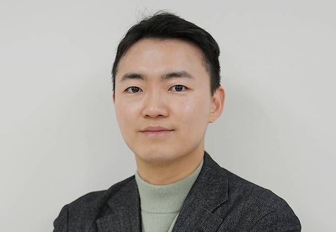 서울법대 나온 김앤장 변호사 사표 내고 월급의 110만 받고 하는 일 더 비비드