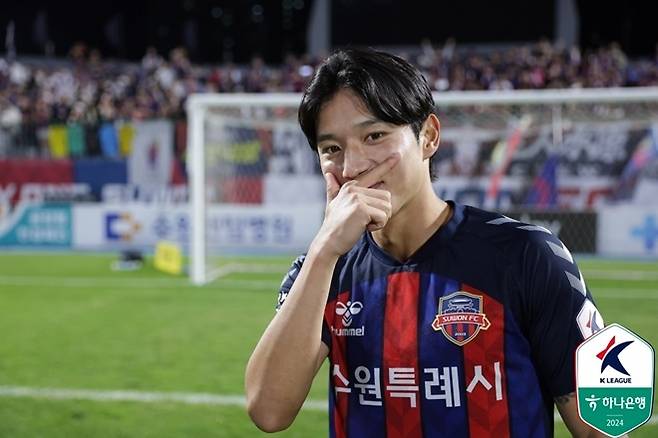 ‘샤프볼의 중심 수원fc 정승원 이승우x안데르손과 행복축구 너무나 재밌어모두 팬들 덕분이다” Mk인터뷰