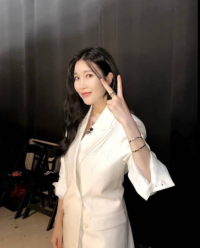 이해리 집 나오면 커리어우먼 남편 또다시 반할 슈트 셋업 패션 스타와 패션
