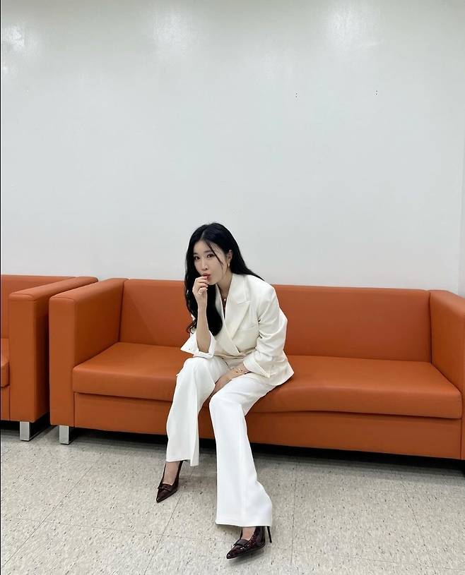 이해리 집 나오면 커리어우먼 남편 또다시 반할 슈트 셋업 패션 스타와 패션