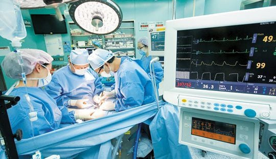 5000만원 중입자치료도 보장” 암보험 필수템 된 ‘암주요치료비