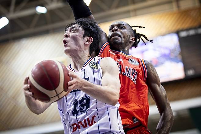 KBL 챔피언 KCC, 인도네시아 팀에도 분패···FIBA 챔피언스리그 아시아 조별리그 전패 탈락