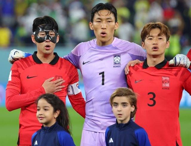 김진경 27살 나이에 결혼 축구선수 남편 김승규 연봉 수준 재조명 인사픽뷰