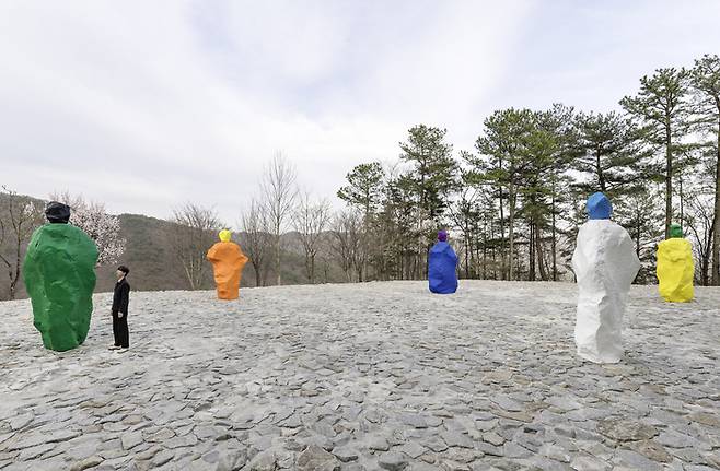 안도 타다오의 미술관에 스며든 ‘수녀와 수도승