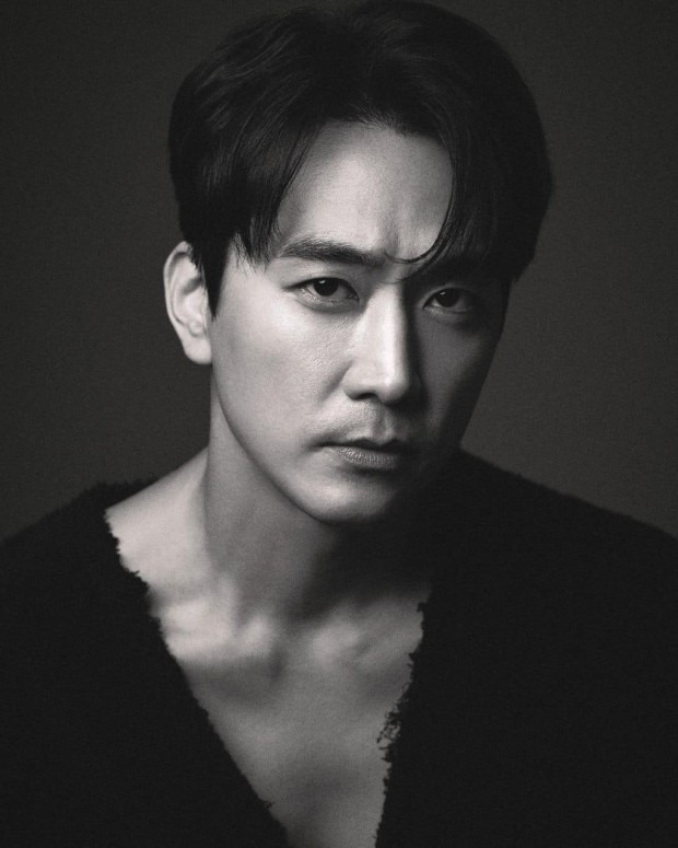 얼마나 잘생겼길래 데뷔 전에도 음식점에서 몇십명이 구경했다는 탑배우 스포엔 뉴세이