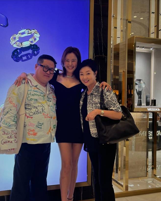 이하늬 감탄 부르는 미스코리아 핏 고급스러운 블랙 미니원피스룩 스타와 패션