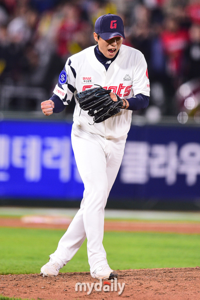 믿을 수 없었던 롯데 믿을맨의 부진하지만 Era 261 부활 Kbo 최초까지 16홀드 불가능한 꿈 아니다