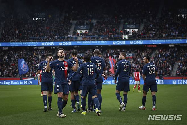 Psg 에펠탑 형상화 원정 유니폼 공개이강인 모델로 나서