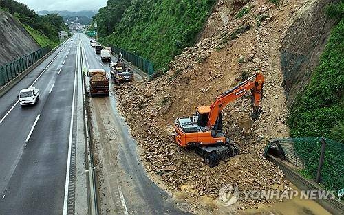 평택 세교지하차도·용인 금어2교 부근 고속도 통행 재개종합