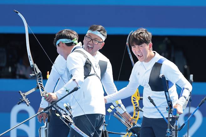 남자 양궁 ‘단체전 은메달 확보단 1승만 남겨둔 올림픽 3연패 2024 파리