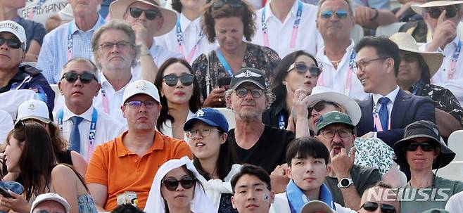현대차 정의선·삼성 이서현 부부 나란히 양궁 응원 화제