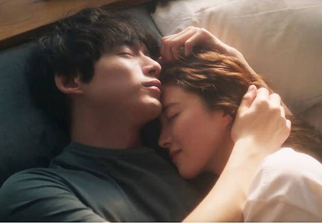 일본 미남 스타와 열애하다가 헤어졌는데 5년만에 다시 만난다는 유명 한국 여배우 삶은영화