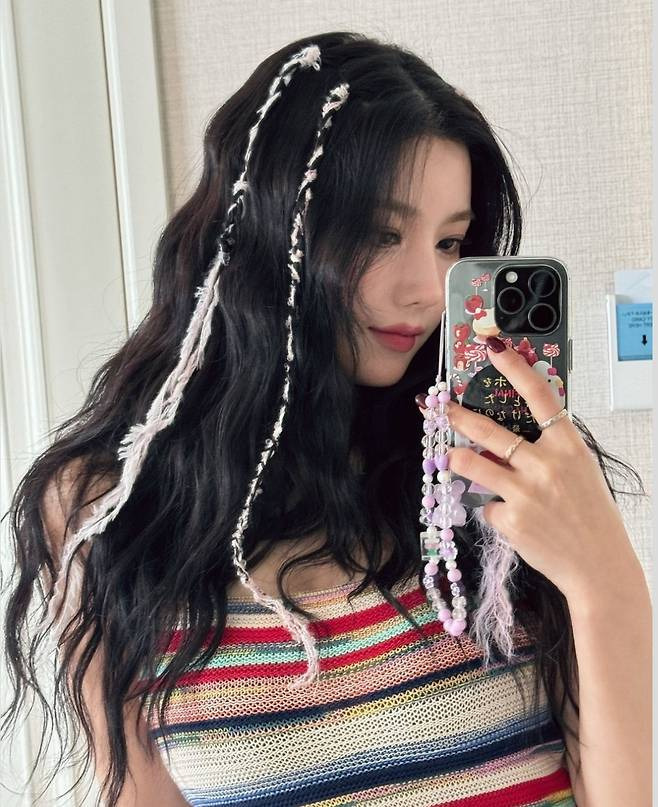 워터밤 레전드 권은비 이번엔 도쿄 접수 유니크한 붙임머리 블레이즈 헤어스타일 뷰티는 내운명