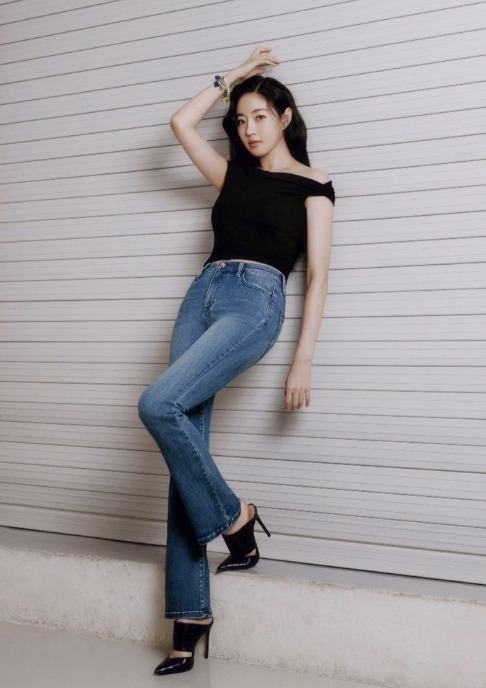 46세 맞아키 173cm에 너무 예뻐 아무도 40대라고 믿지 않는 여배우 어썸클