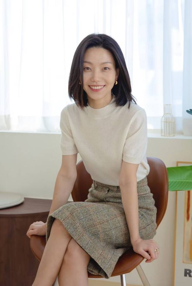 서울대 석사 학위에 교수였는데 연기자의 길을 선택한 여배우 셀럽스케치