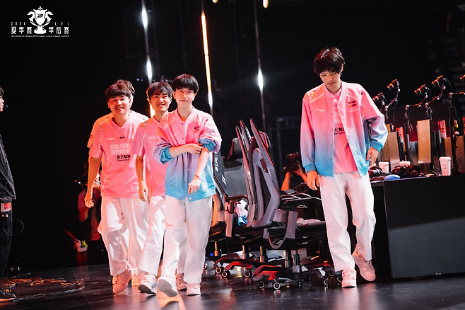 [LPL 돋보기] BLG, LPL 팀 중 가장 먼저 롤드컵 진출
