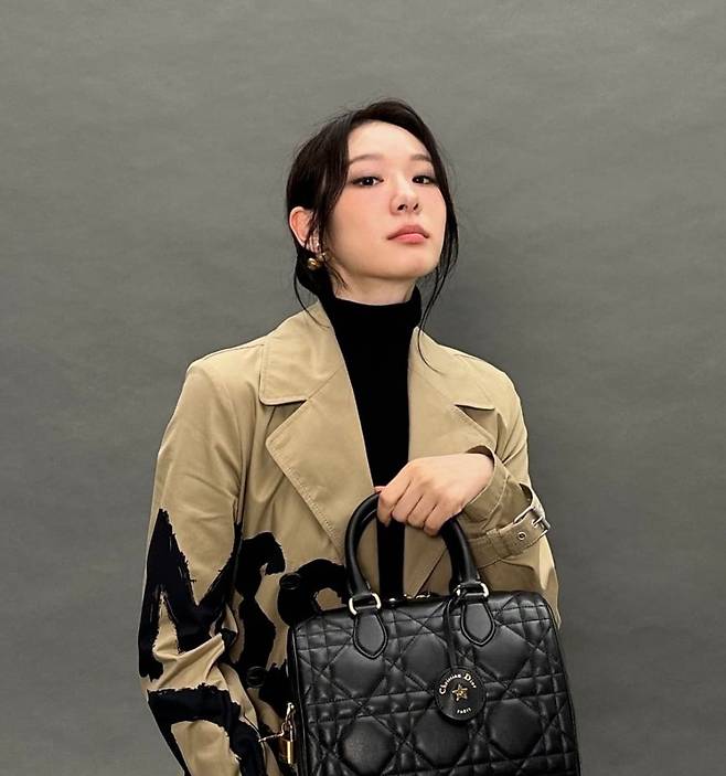 김연아 5세 연하 사로잡은 우아한 미모 고급스러운 로우 포니테일 헤어스타일링 뷰티는 내운명