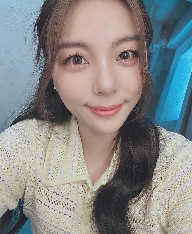 에일리 누나 맞아 3세 연하 남자친구가 반한 데일리 메이크업 룩 뷰티는 내운명