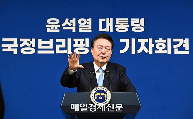 쉬운 길 가지 않겠다”尹 의료대란 비상진료체계로 감당 가능”