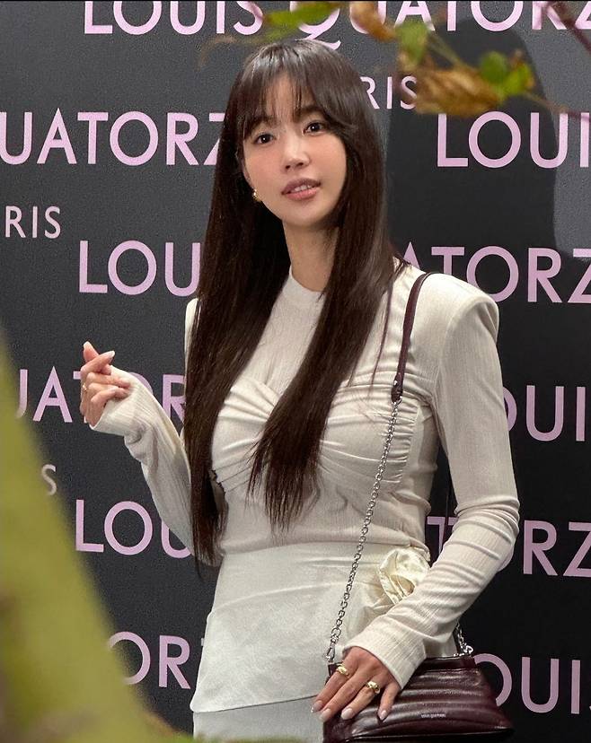 기은세 앞머리 싹둑 이런 느낌 더욱 청순해진 미모와 러블 원피스룩 뷰티는 내운명