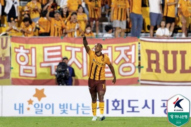 ‘파이널a 향한 의지 3연패 끊은 광주 ‘태하드라마 포항에 6연패 굴욕 선사가브리엘·최경록 연속골로 2 1 승 Mk현장