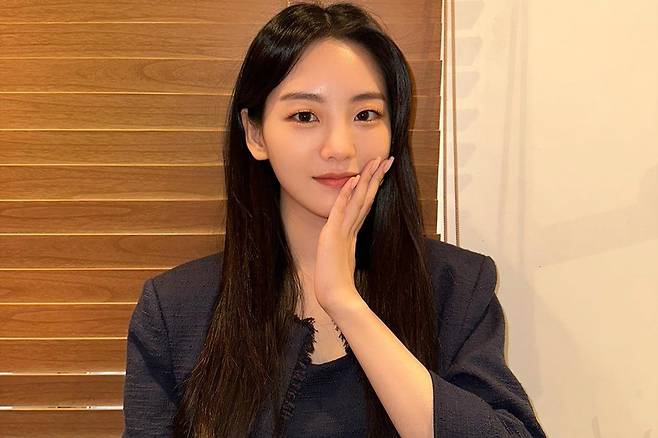 얼마나 예쁘길래 이정재가 선택한 JYP 연습생 출신 여배우 | 메타코리아