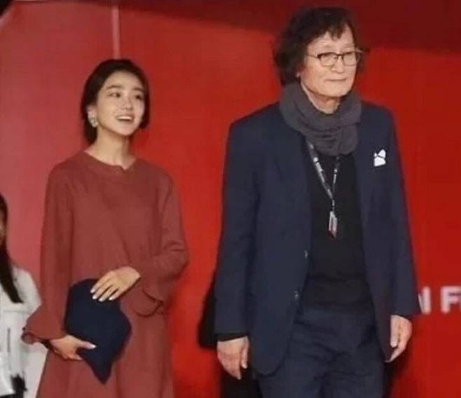 초대 없이 부산국제영화제 왔는데 대표로 레드카펫 걷게 된 무명배우 근황 삶은영화