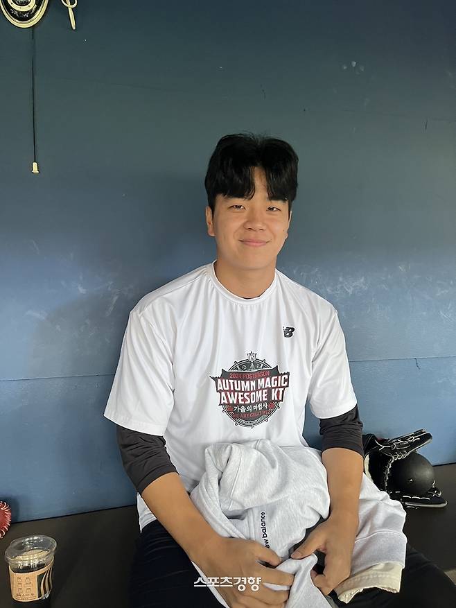 공 3개로 이닝 순삭한 ‘드라마광’ KT 손동현 “드라마도 16부작, 우리도 드라마 한 편 만큼 분위기 이어가면 돼”[준PO2]