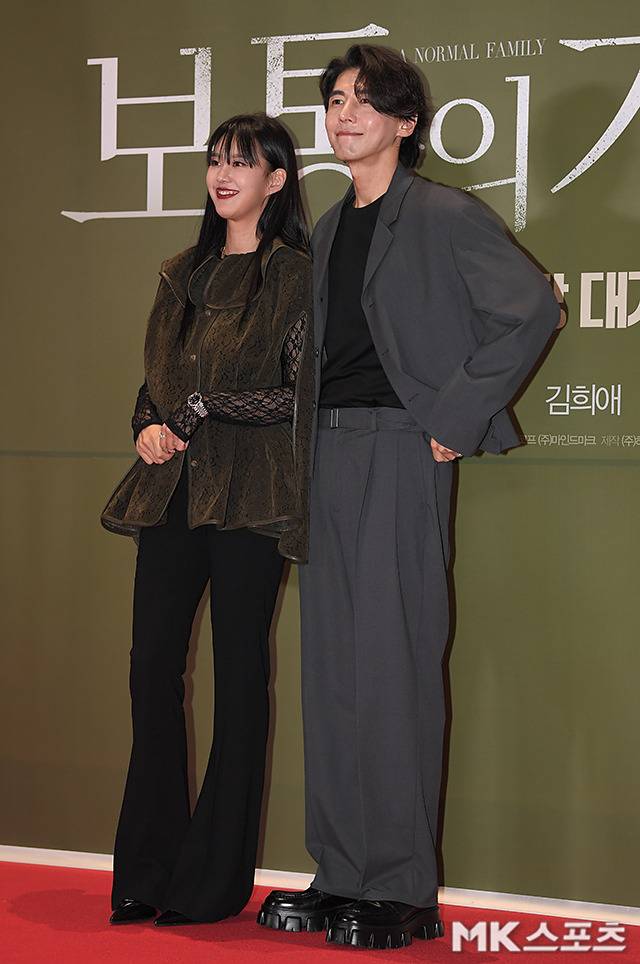 지소연♥송재희 우린 보통 아니고 잉꼬~ 시크한 멋쟁이 부부의 시사회 나들이룩 뷰티는 내운명