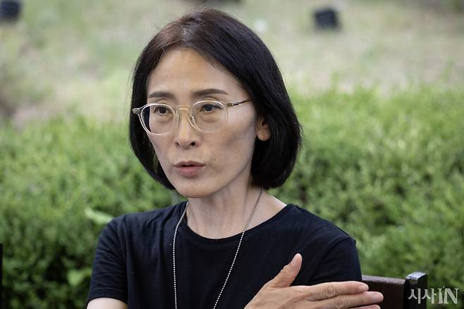 피해자는 입을 닫고 선생님은 쫓겨났다