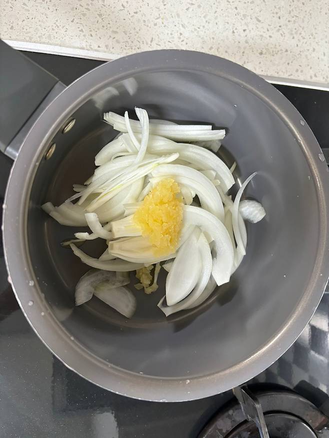 짬뽕처럼 얼큰한 파스타 해산물 가득 매콤파스타feat홈메이드 모리잇수다