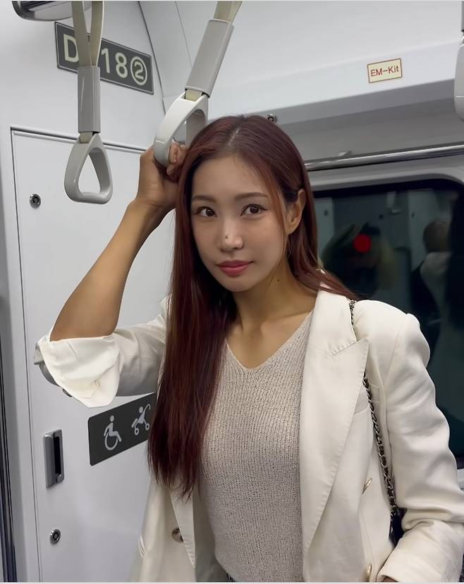 유현주 필드여신 완벽 청바지 라인 지하철 깜짝 등장에 감탄 부른 데일리룩 뷰티는 내운명