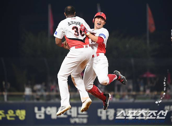 한점 짜내고 한점 지킨다 1차전 승리는 곧 V12 3주 휴식 원태인 시리즈 최대 고비 스몰볼로 넘는다 Ks1