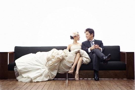 암으로 6개월 밖에 못 산다 했는데 19살 연하와 결혼한 유명배우 스포엔 뉴세이