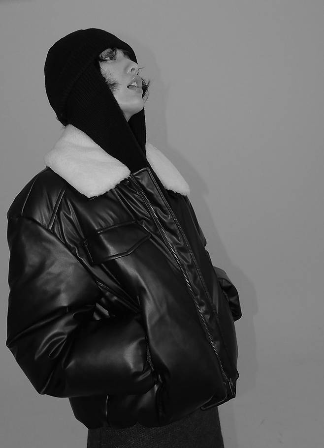 나나 클라스 다른 겨울 핏 니트와 가죽 조합 멋스러운 걸크러시 겨울룩 패션엔