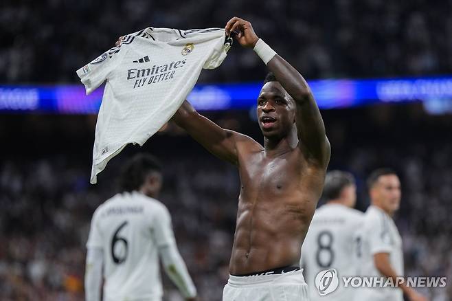 발롱도르 수상 미리 자축비니시우스 Ucl 첫 해트트릭 폭발