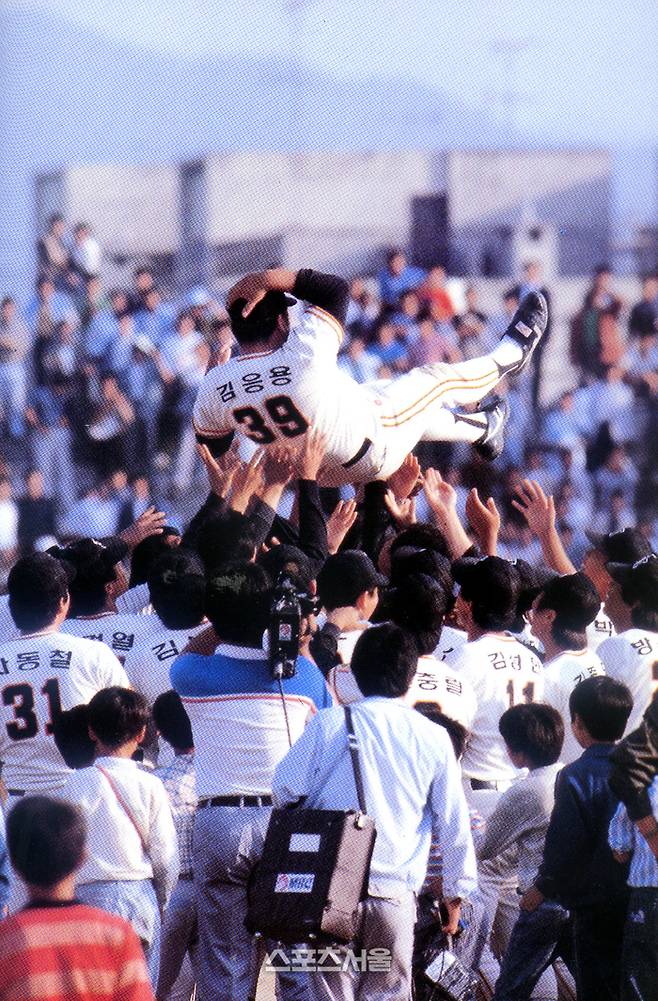 12번째 우승 눈앞···그런데 광주 샴페인은 한 번뿐 37년 만에 홈 축포 응시하는 Kia Ks