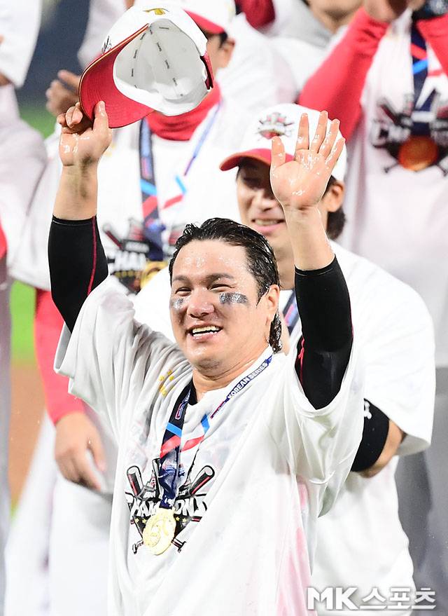 김선빈 ‘2024 한국시리즈 영예의 MVP’ [MK포토]