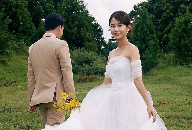 배우 남보라 프로포즈 영상 이어 이번엔 웨딩화보 공개 가지뉴스