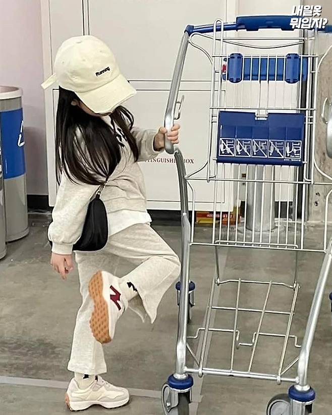 옷 잘입는 엄마를 두면 좋은점 내일 옷 뭐입지