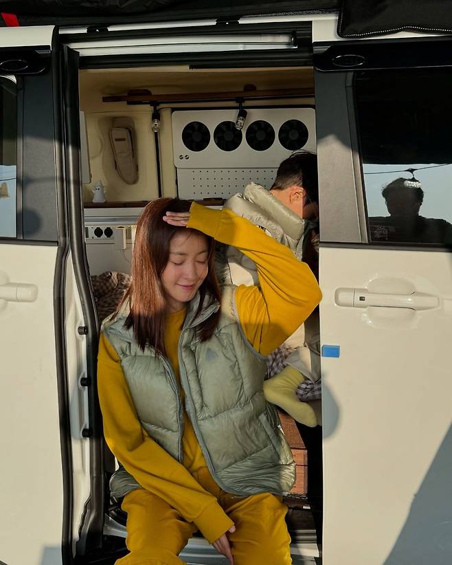 이시영 패딩조끼 입고 아들과 시밀러 캠핑룩 라이프업