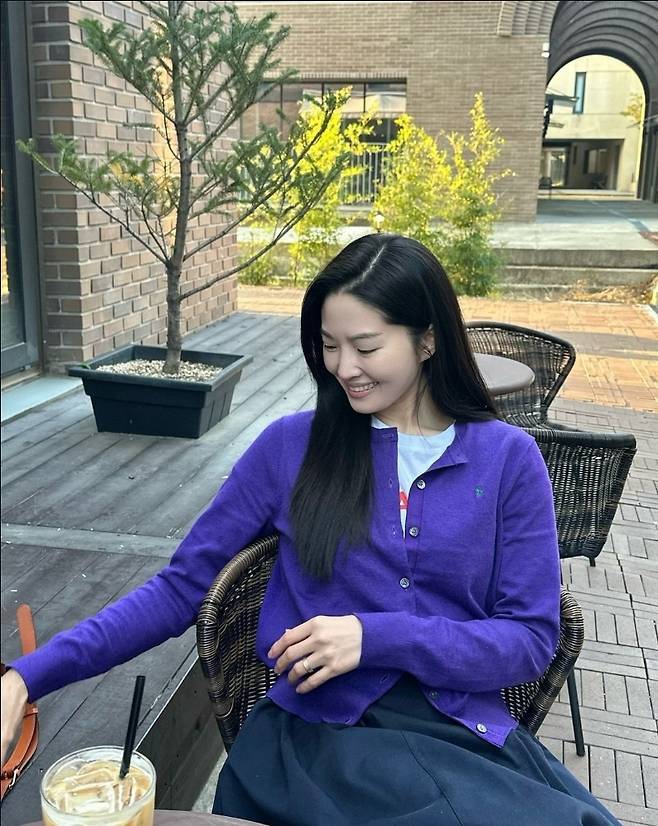 류이서 도심 카페서 전진과 달콤 데이트 대학생 분위기 물씬 풍기는 청순미 발산 뷰티는 내운명