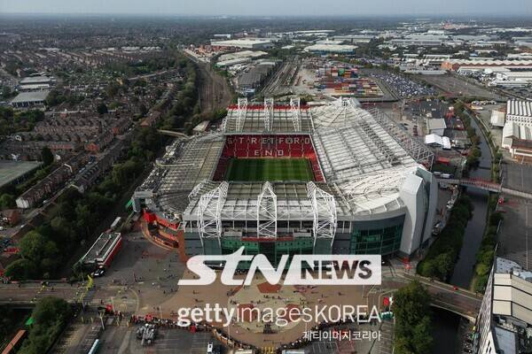맨유는 리모델링이 아닌 새로운 경기장이 필요 그런데 구단주는 계획 철회