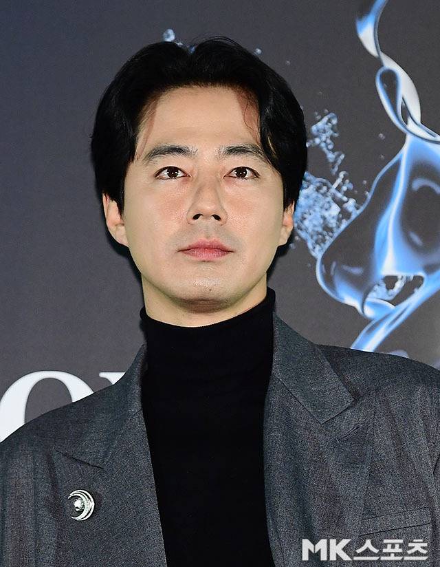 조인성 세월을 비껴간 조각 미남 댄디한 오버핏 슈트 셋업룩 뷰티는 내운명
