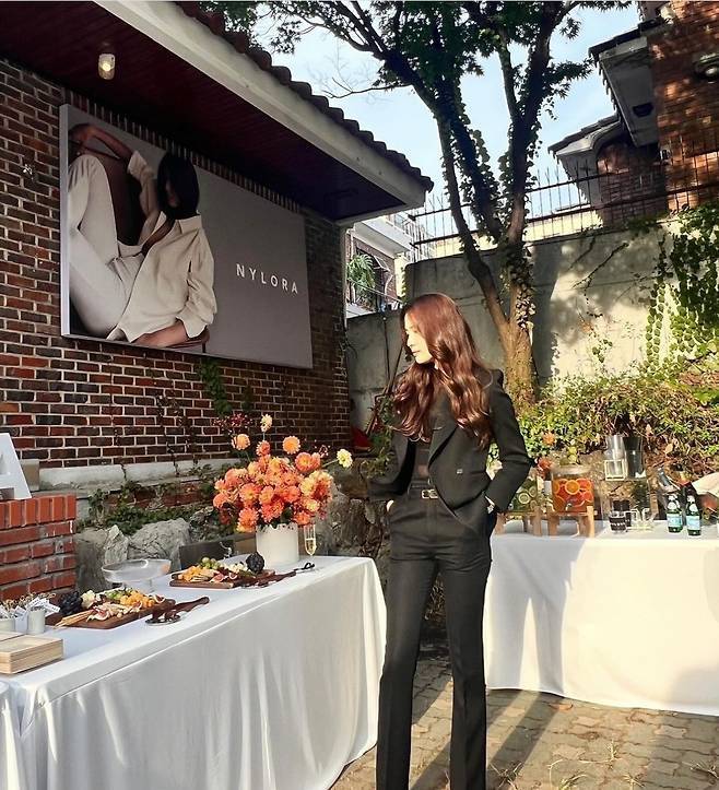 남궁민 진아름 결혼 2년 차 새댁의 여유팝업스토어서 빛난 모델 아우라 뷰티는 내운명