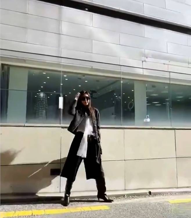 채정안 가을 타는 트위드 롱부츠는 필수템 세련된 재킷 걸친 와이드 팬츠룩 스타와 패션