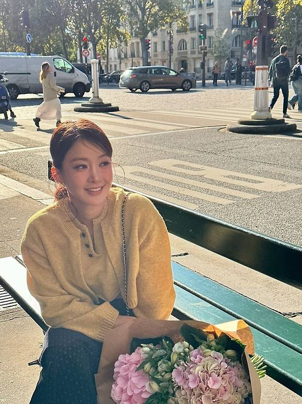 이시영 파리에서 샤넬과 함께 고급스러운 프렌치 니트 스타일 스타와 라이프