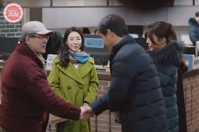 9살 연상 여배우와 이혼한 뒤 한 작품에 출연해 난리났던 남성의 정체 뉴스에이드