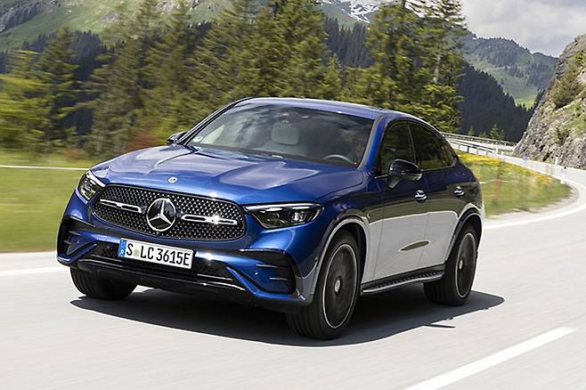 이 車가 우리나라에 국내에 모든 라인업을 선보인 쿠페형 Suv 토픽트리