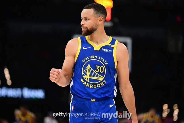 여러분 잘 자요 Gsw 오클라호마시티에 역전승→매운맛 커리 부활 36득점 3점포 7방 大폭발
